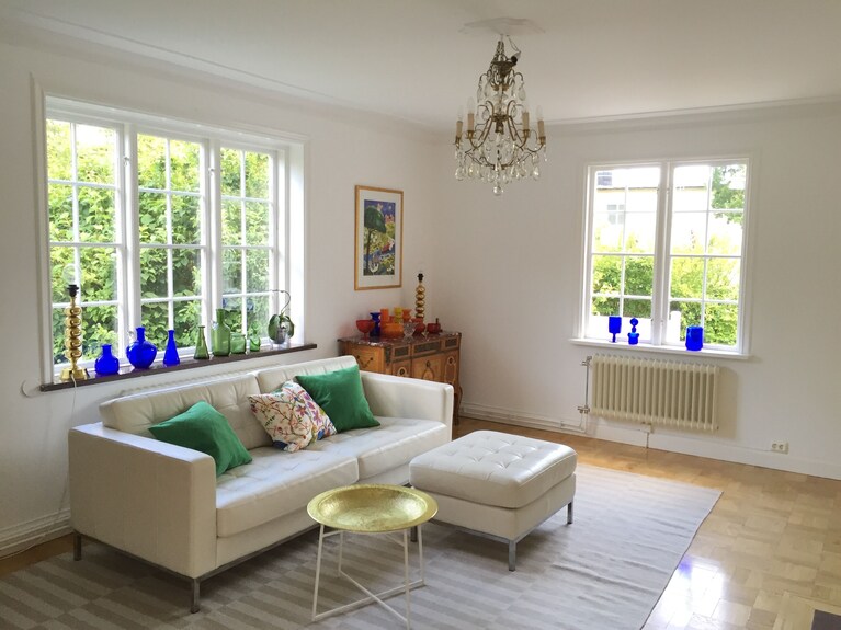 Top Location In Idyllic Neighborhood Near The City - Stockholm