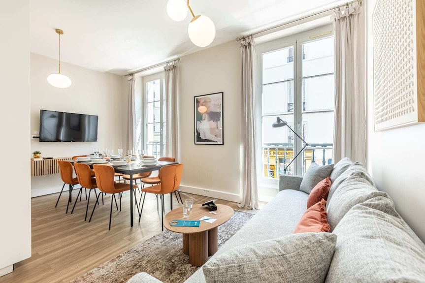 An Uber Chic Apartment Next To Louvre - Paris