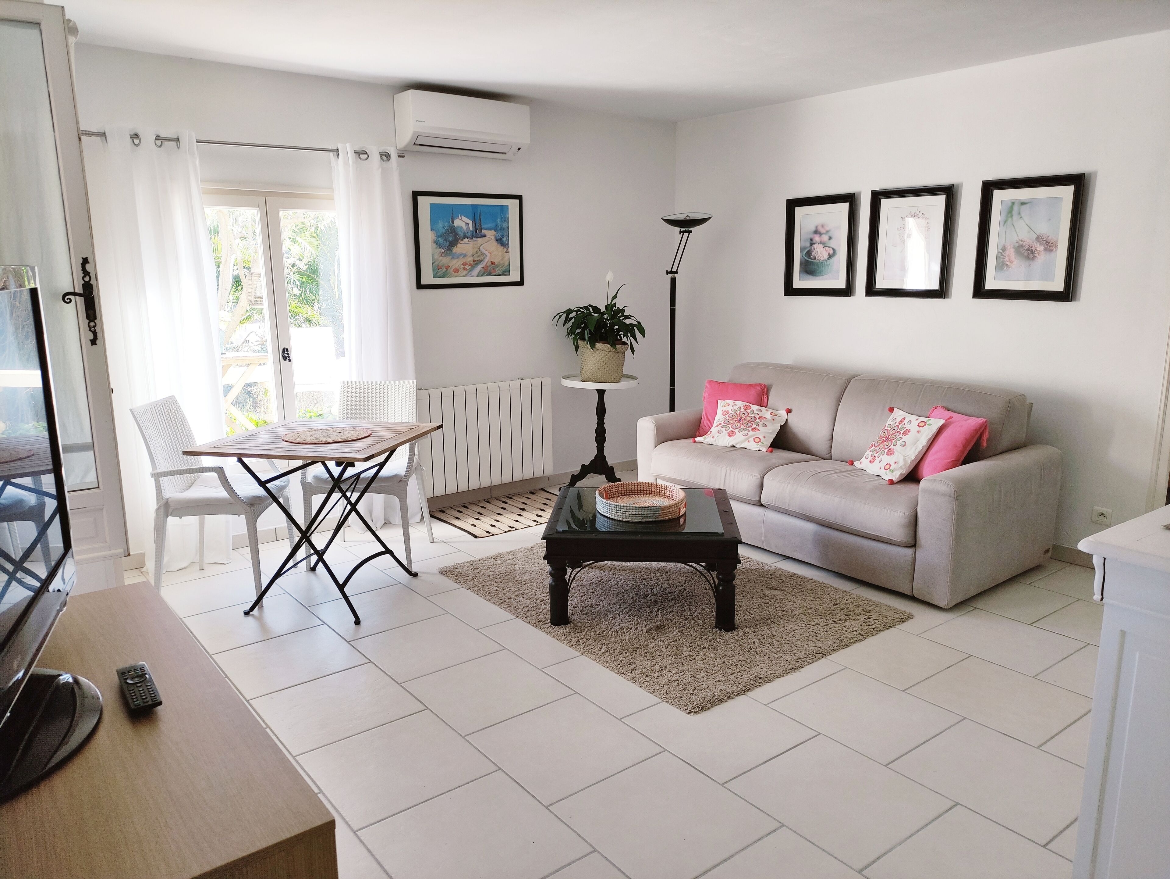 Saint Paul  Appt 3 Pièces Dans Villa Provençal Avec Piscine Pour 4personnes - Cagnes-sur-Mer