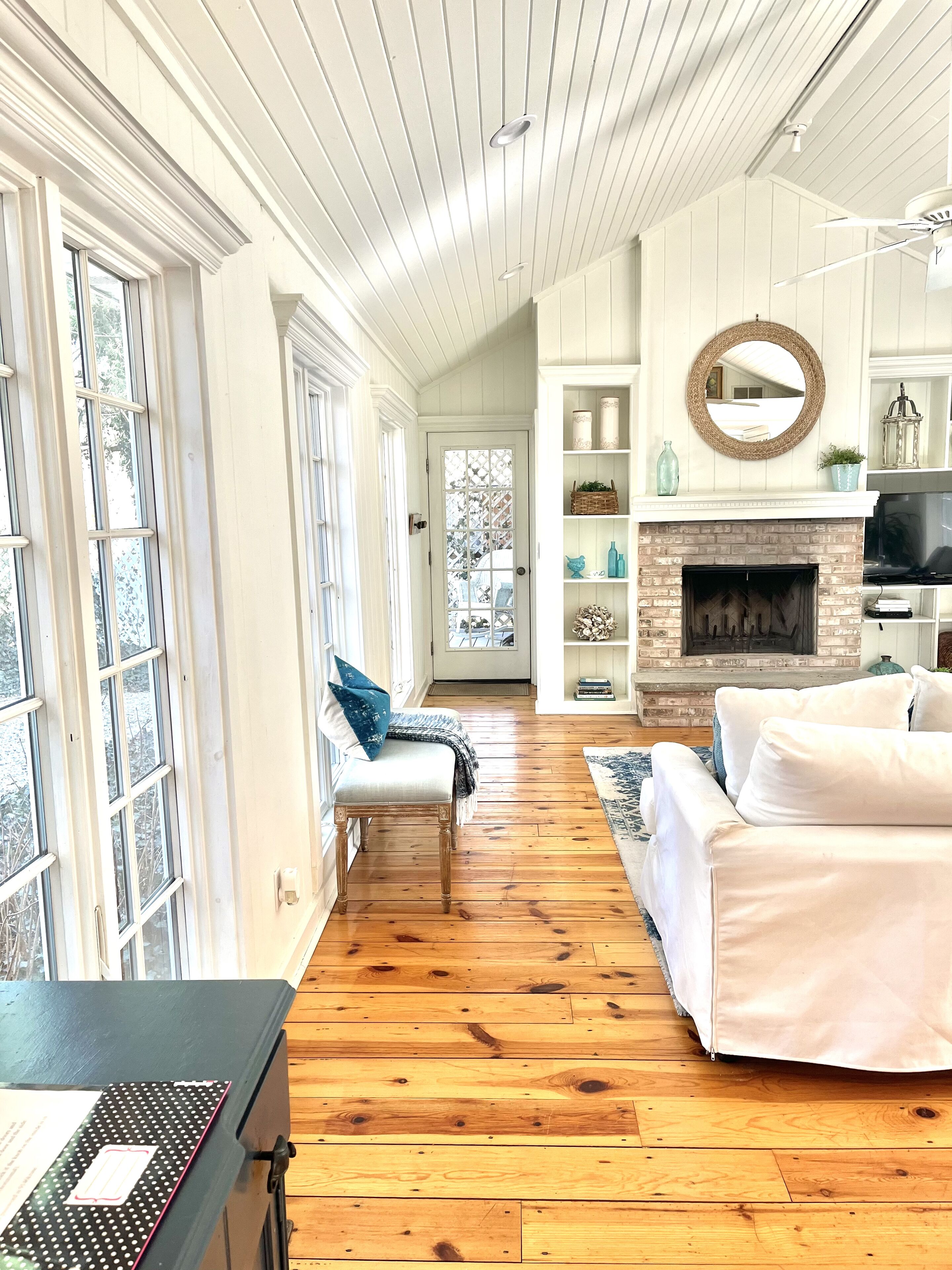 Stunning Designer Cottage Just 2 Blks To Private Beach.! Sleeps 8. - New Buffalo, MI