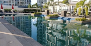 2 piscinas externas