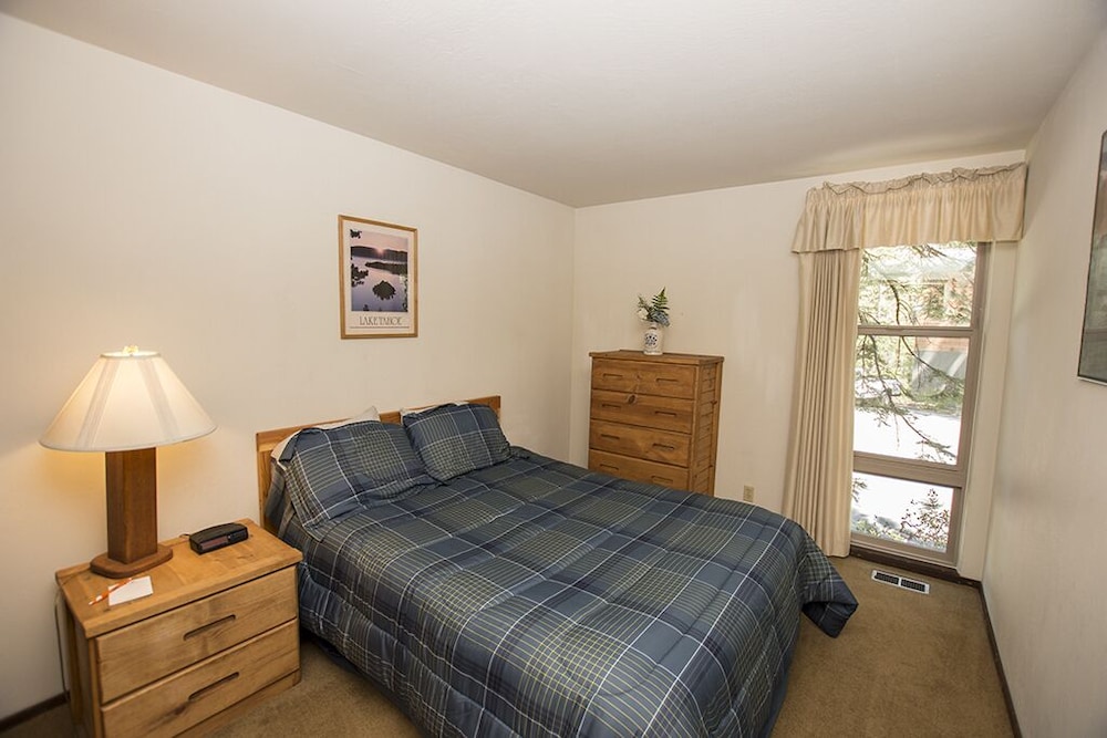Villas # 78: Classic Tahoe Condo Near Downtown Tahoe City - 太浩湖