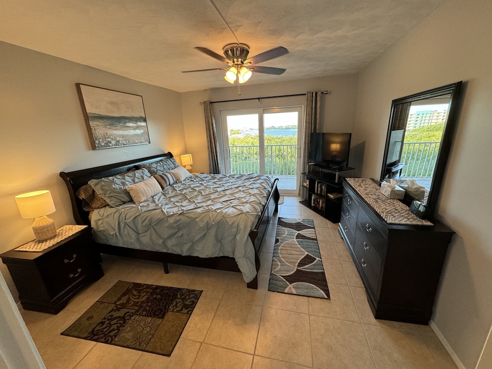 Spectacular Views, Beach Just Steps, Right Across The Street! - North Redington Beach, FL