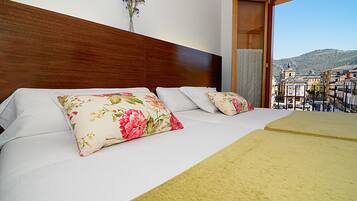 Quarto casal | Cofres nos quartos, escrivaninha, quartos à prova de som, berços grátis