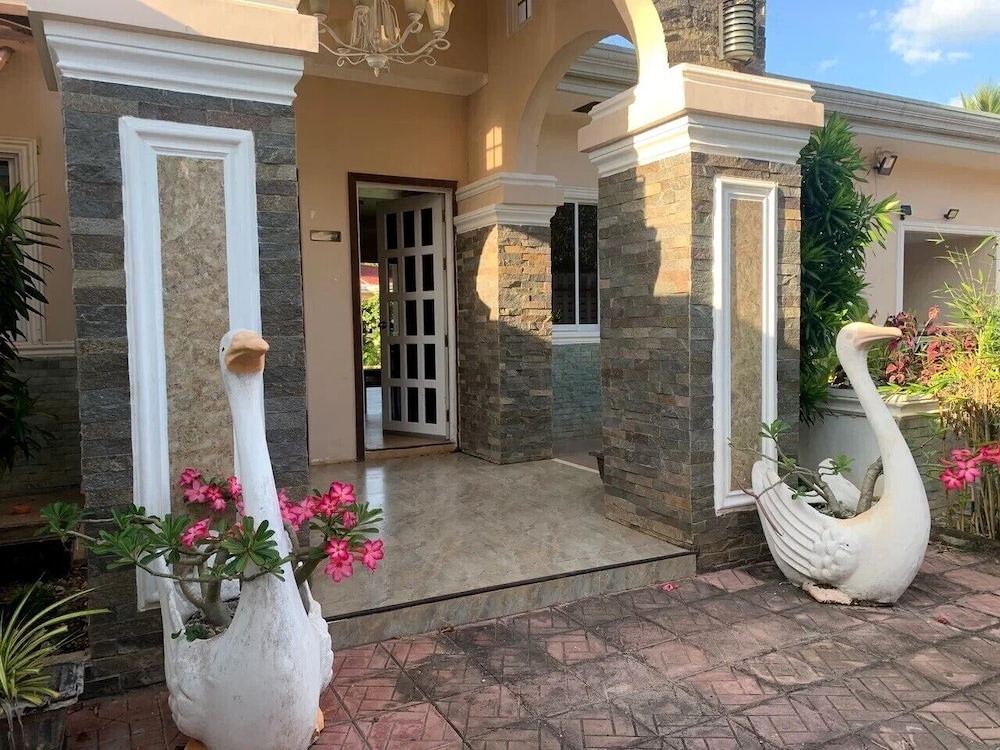 Venezia Suites Resort - Panglao