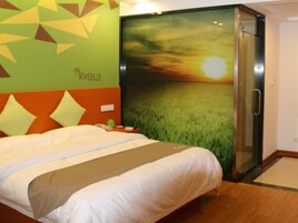 Cortinas/cortinados opacos, ferro/tábua de engomar, Wi-fi grátis 