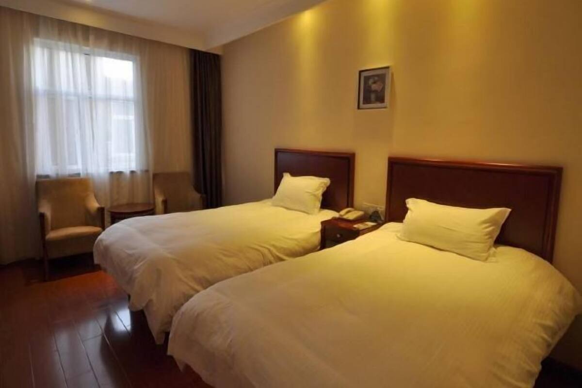 Cortinas/cortinados opacos, ferro/tábua de engomar, Wi-fi grátis