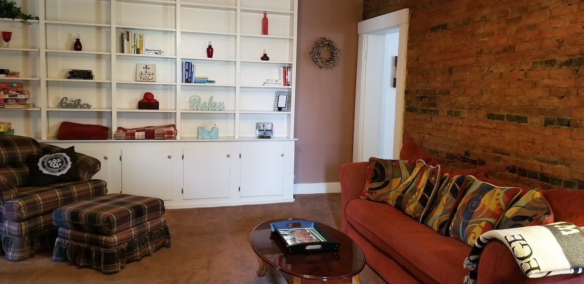 The Historical Charm Of Nana's Nest - Cowan Lake State Park, Wilmington