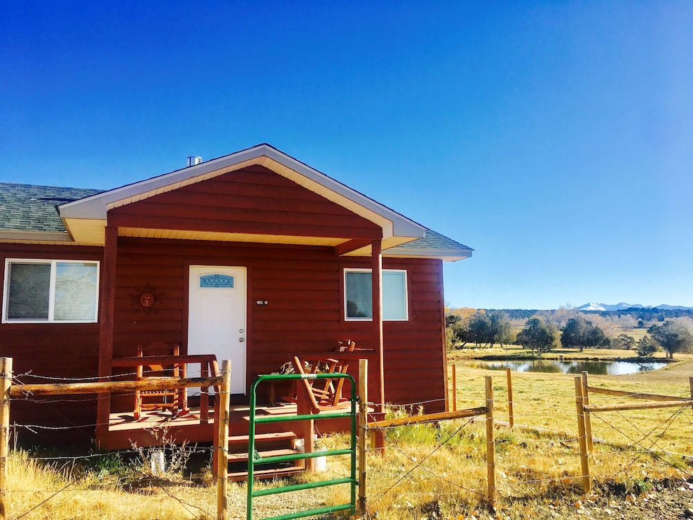 Cute Private Cabin On Working Cattle Ranch With 360 Views On 80 Acres. - Dolores, CO