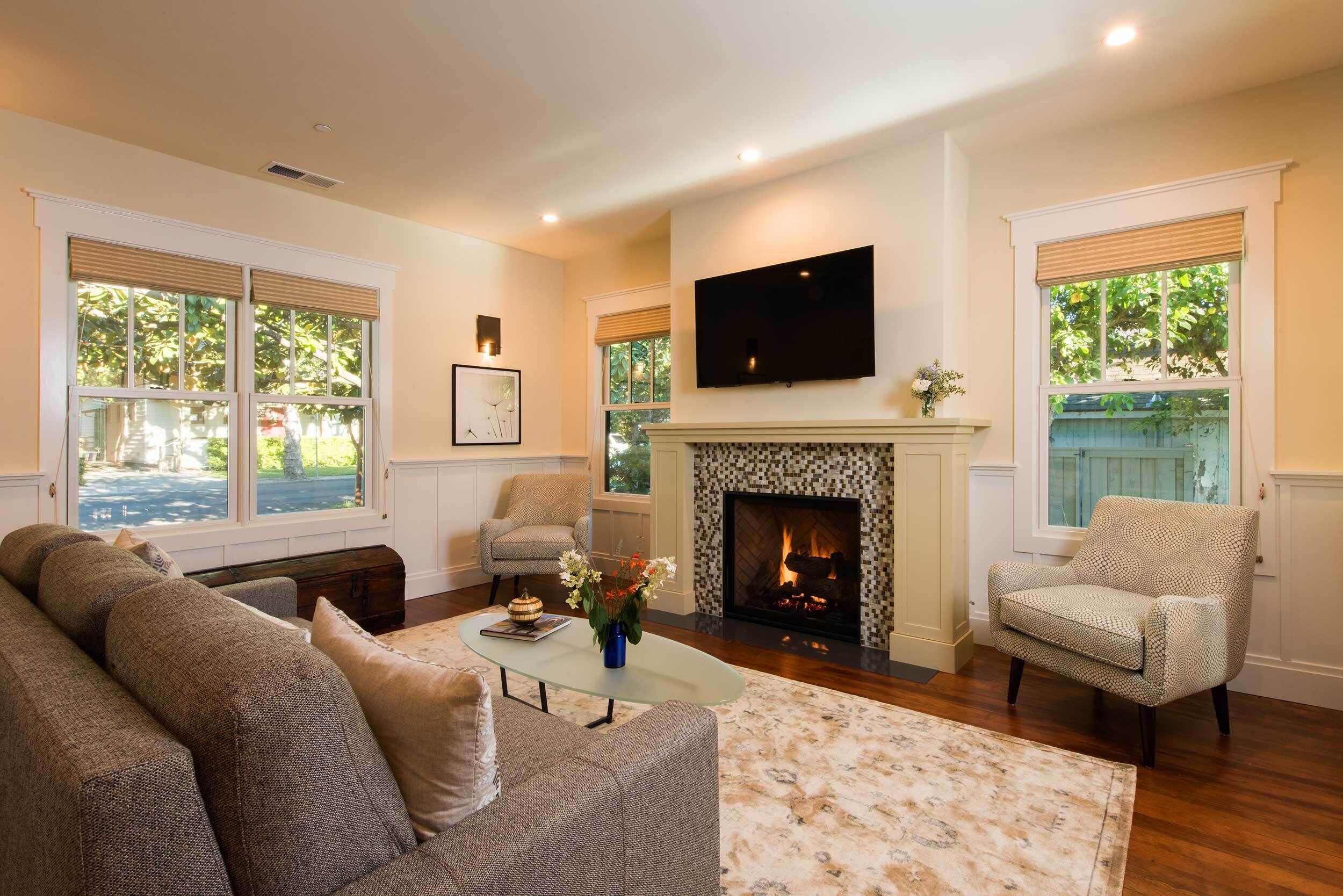 Lux On First Is A Rare In-town Oasis. - Glen Ellen, CA