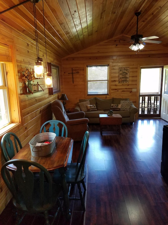 Sundancer Cabin Caddo River!!!!! Great Getaway !!!!!!!! River Access!! - Mississippi