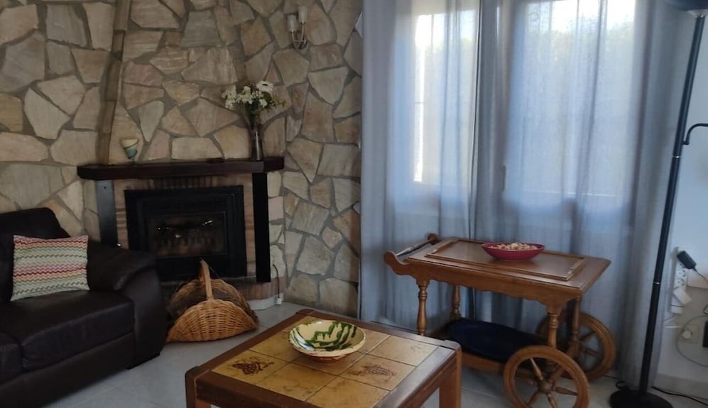 Casa Con Piscina Y Jardin Privado. Hutg-000220 - La Escala