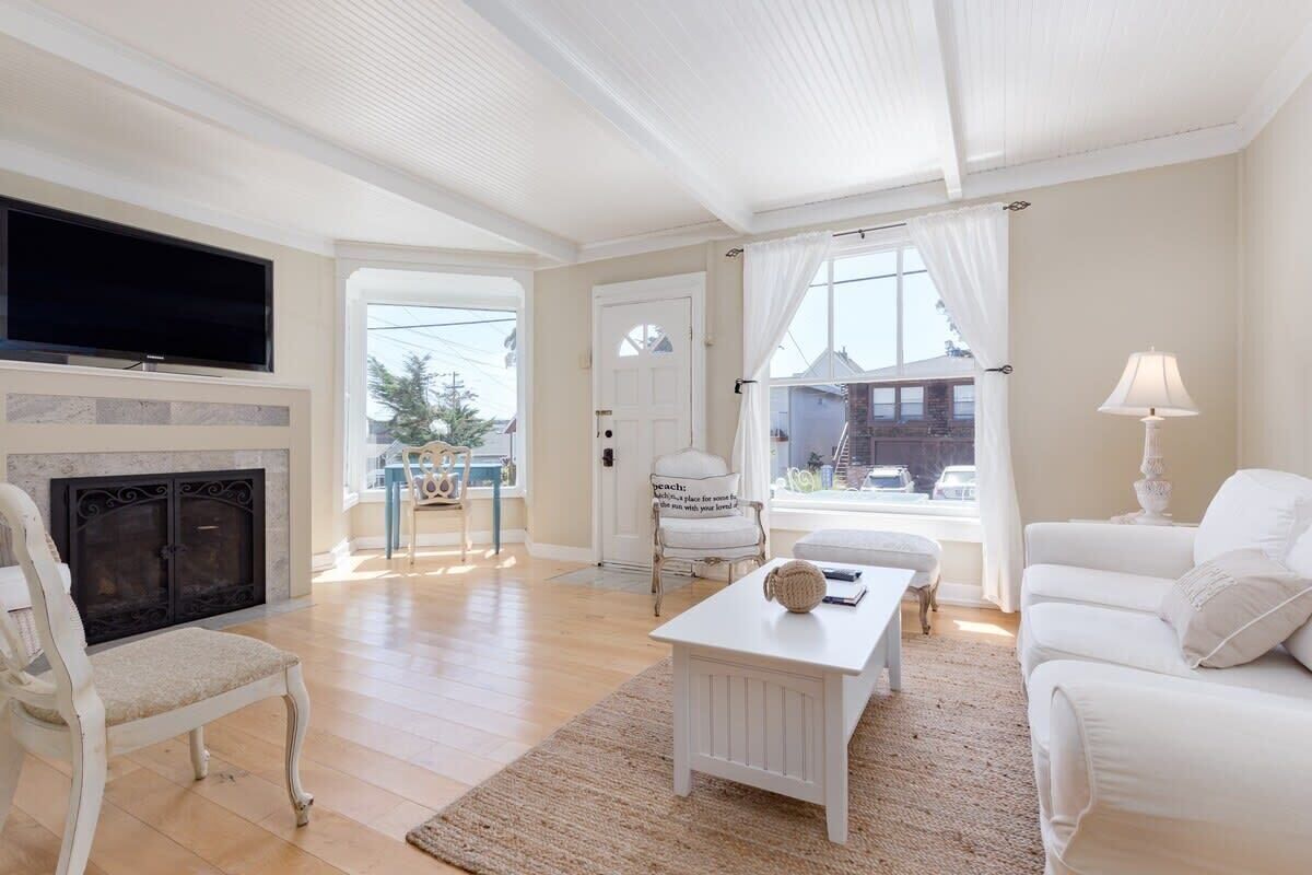 Cypress By The Sea - Historic Beach Cottage - Santa Cruz, CA