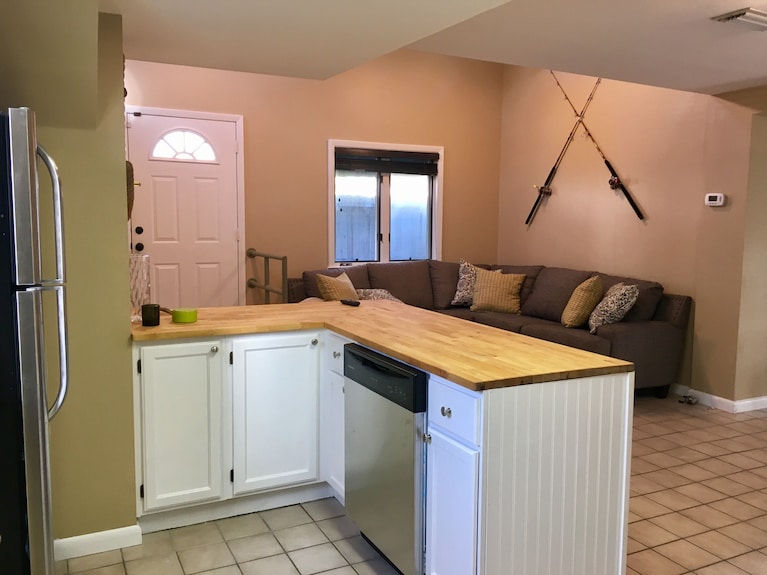 Chic 2/2 Cottage -The Ultimate Tampa Location - Tampa, FL