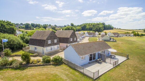 Seaview Holidays - Salterns Village - Isle of Wight