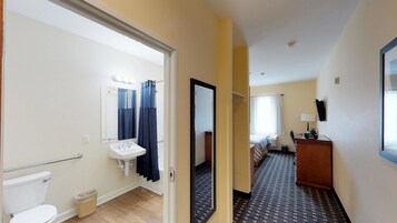 Uma combinação polibã/banheira, toalhas fornecidas 