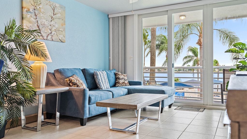 Bahia Vista 8-210 Waterfront Paradise Condo - Euro Stijl (Niet-roken) - Saint Petersburg, FL