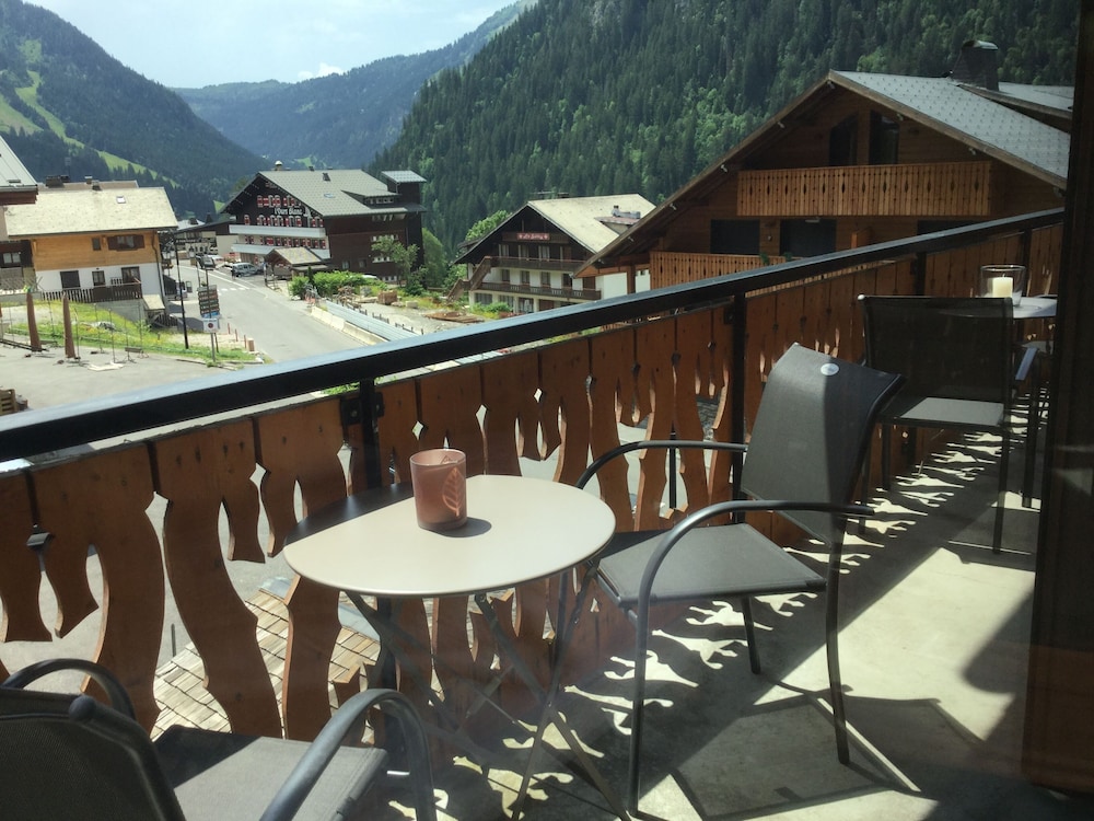 Appartement Dans Chalet Aux Pieds Des Pistes - Châtel
