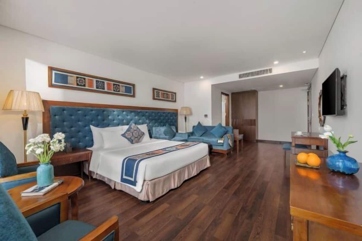 Roupa de alta qualidade, minibar, cofre no quarto 