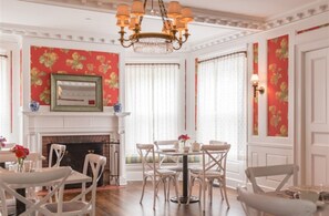 Pequeno-almoço tipo buffet diário incluído