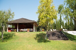 Bar à beira da piscina