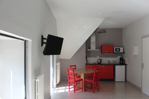 Estúdio | 1 quarto, berços grátis, Wi-Fi de cortesia, roupa de cama