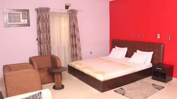 Quarto Económico | Secretária, Wi-fi grátis