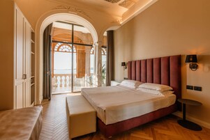 Quarto com design assinado | Roupas de cama premium, edredons de pluma, cofres nos quartos