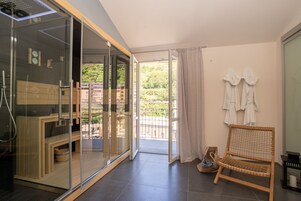 Suite de Luxo, 1 cama king-size, banheira de hidromassagem | Lençóis de algodão egípcio, roupa de alta qualidade, edredões de penas 