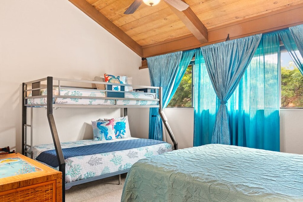 King Size Bed, Solar Heated Pools/spas, Ocean Views - Waimea