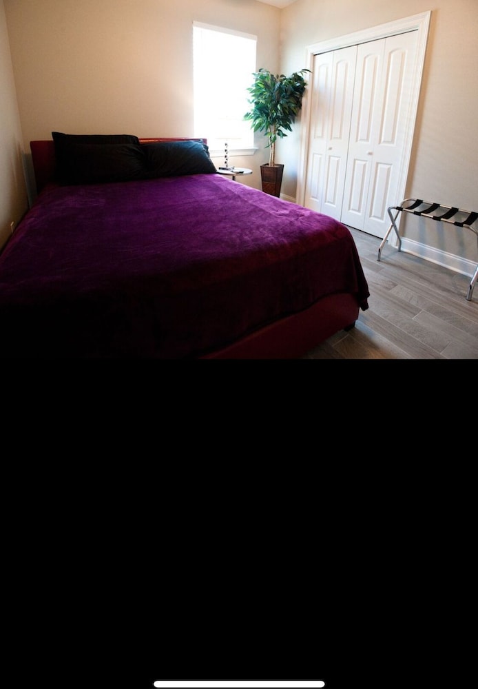 New Property!!! 2 Separate Bedroom - 2 King Bed Unit! Great Location! - New Orleans, LA