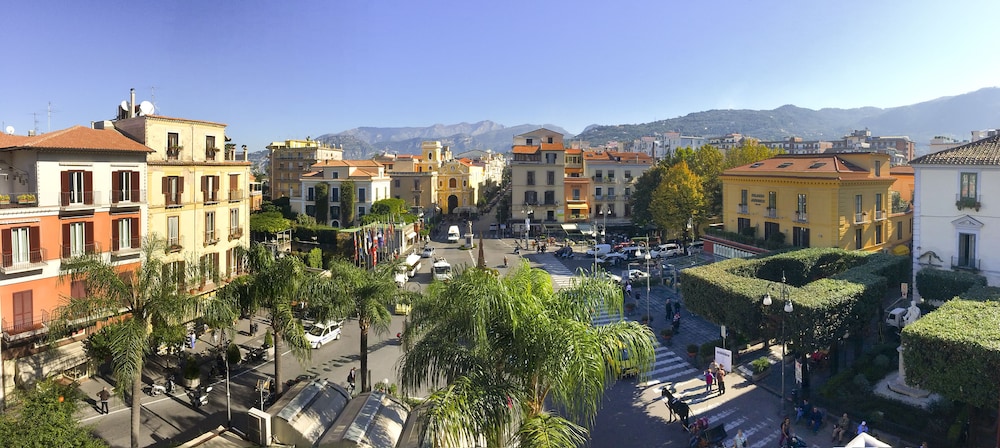 La Casa Dell'orologio - Main Square - Sorrento, Italy