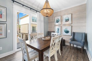 Casa de Campo Exclusiva, 2 quartos, varanda, vista para a lagoa | Refeições no quarto
