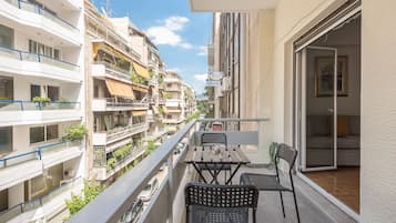Apartamento (Victoria Secret 1 min from Metro) | Varanda