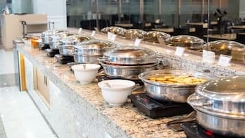 Pequeno-almoço tipo buffet diário (20800 KRW por pessoa)