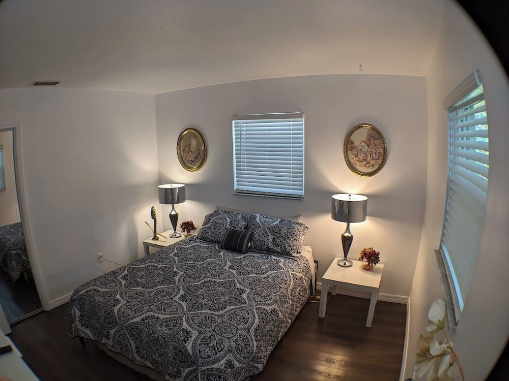Sarasota Downtown, Best Location For Your Vacation !!! - Sarasota, FL