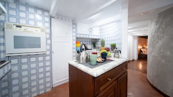 Apartamento, 2 quartos, 2 casas de banho | Cozinha privada | Uma máquina de lavar louça, uma cafeteira/bule, uma chaleira elétrica