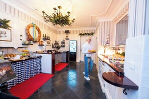 Pequeno-almoço tipo buffet diário (17.50 EUR por pessoa) 