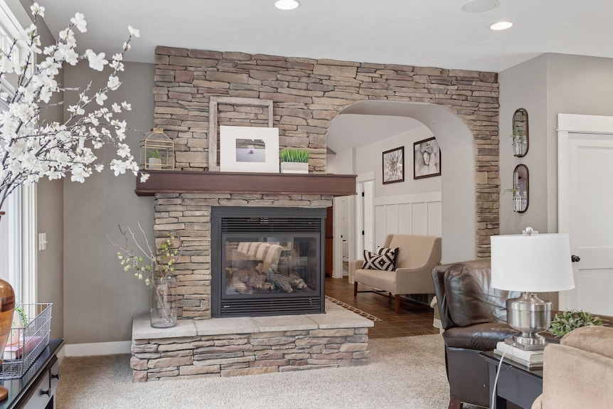 Welcome To The Barn A One-of-a-kind Lakeshore Retreat\n"sleeps 18" - Holland, MI