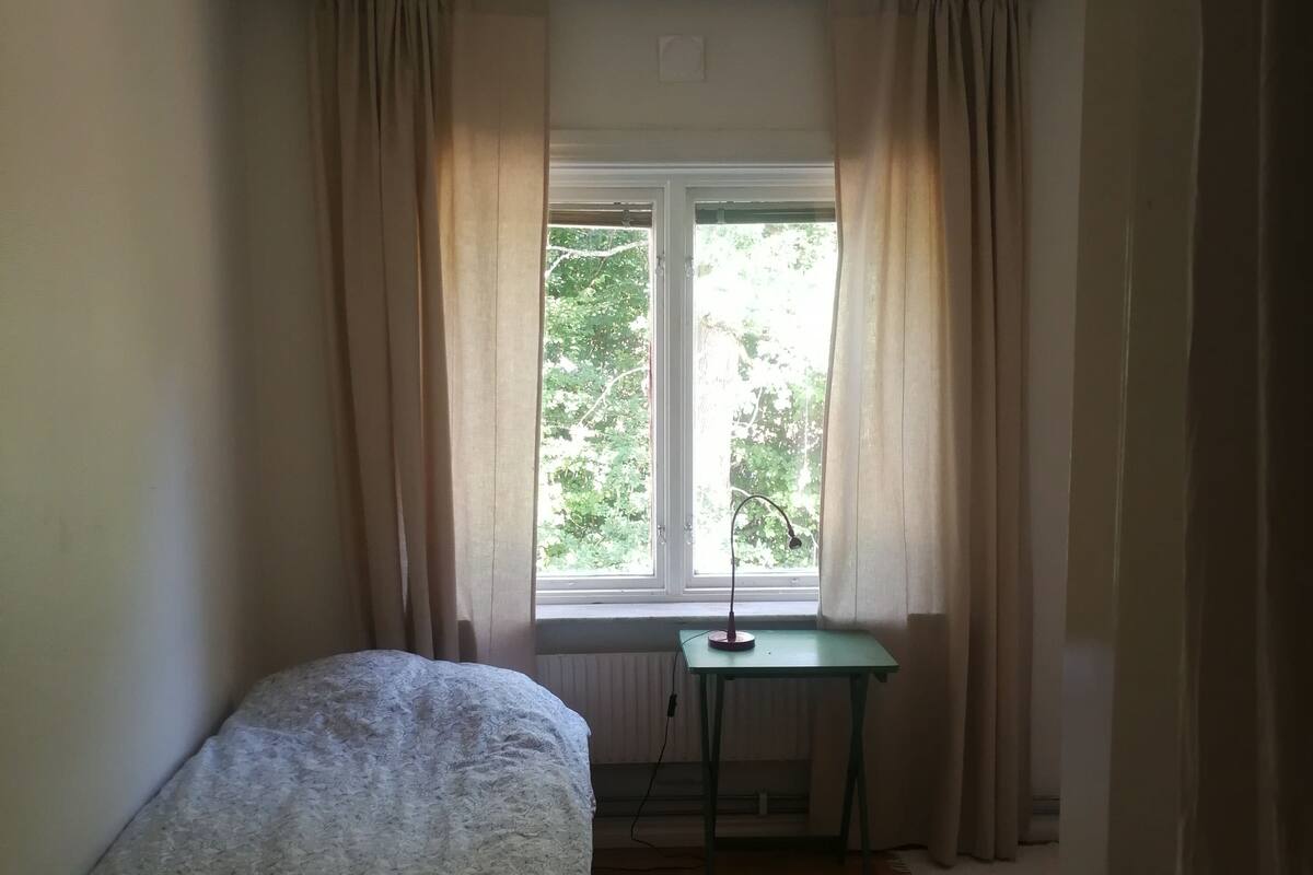 Quarto Individual | Ferro/tábua de engomar, Wi-fi grátis, roupa de cama fornecida