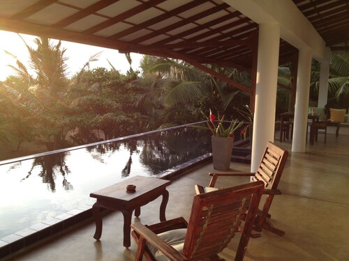 Sri Lanka Beach House Hotel And Spa - Hikkaduwa