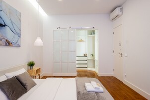 Quarto luxo, banheiro privativo | Individualmente decorados, individualmente mobiliados, cortinas blackout