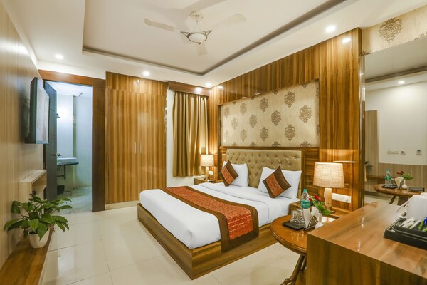 Hotel Almati Inn - New Delhi