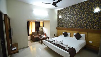 Quarto | 1 quarto, roupas de cama premium, cofres nos quartos, escrivaninha