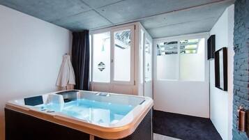 Quarto casal superluxo, banheira de imersão (n°2 ) | Banheira de hidromassagem particular