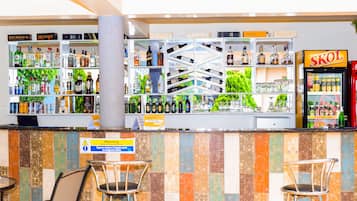 Bar à beira da piscina