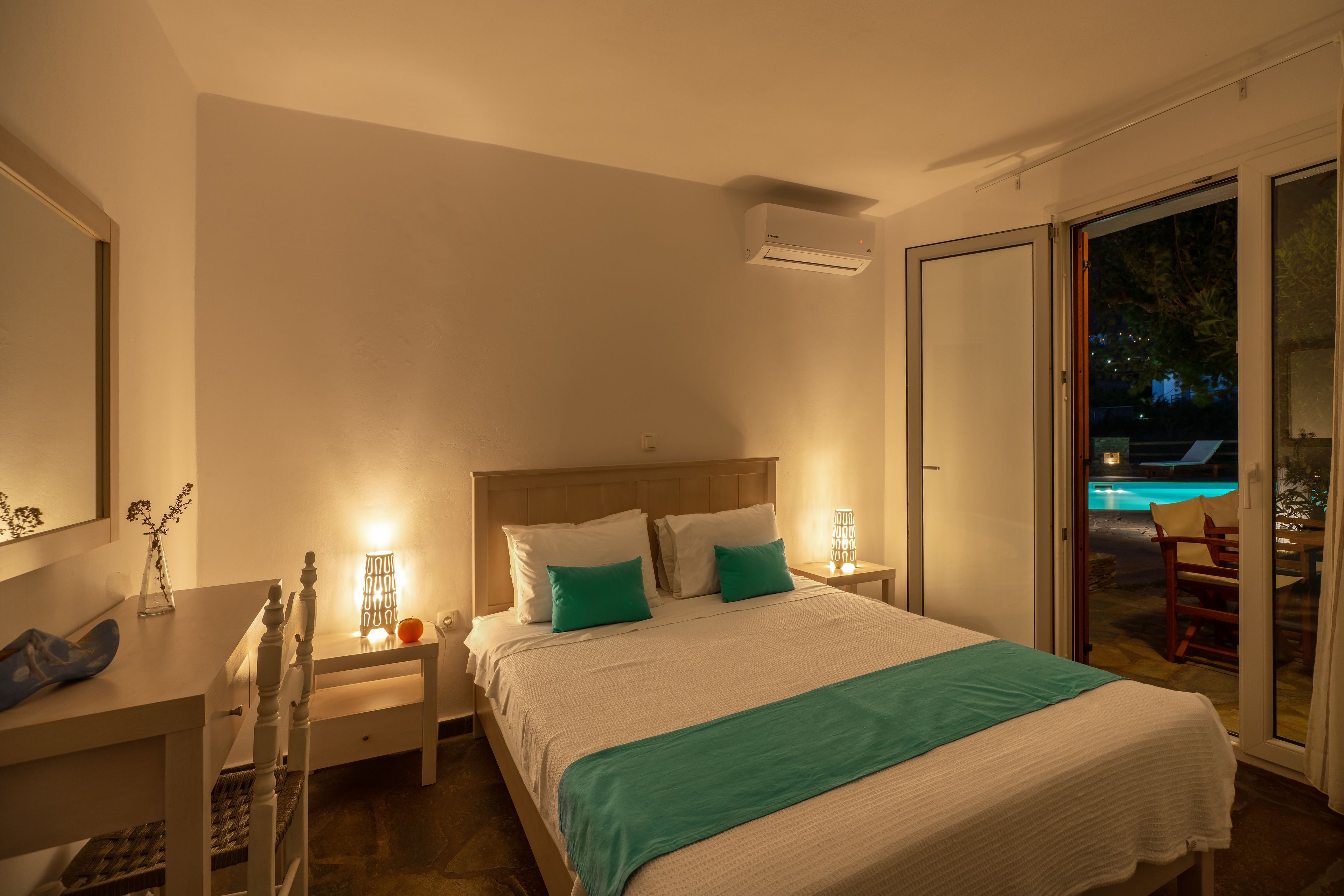 Quarto Duplo | Cofre no quarto, Wi-fi grátis, roupa de cama fornecida 