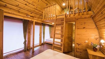 Bangalô, vista para o jardim, ao lado do lago | Roupas de cama premium, cofres nos quartos, Wi-Fi de cortesia