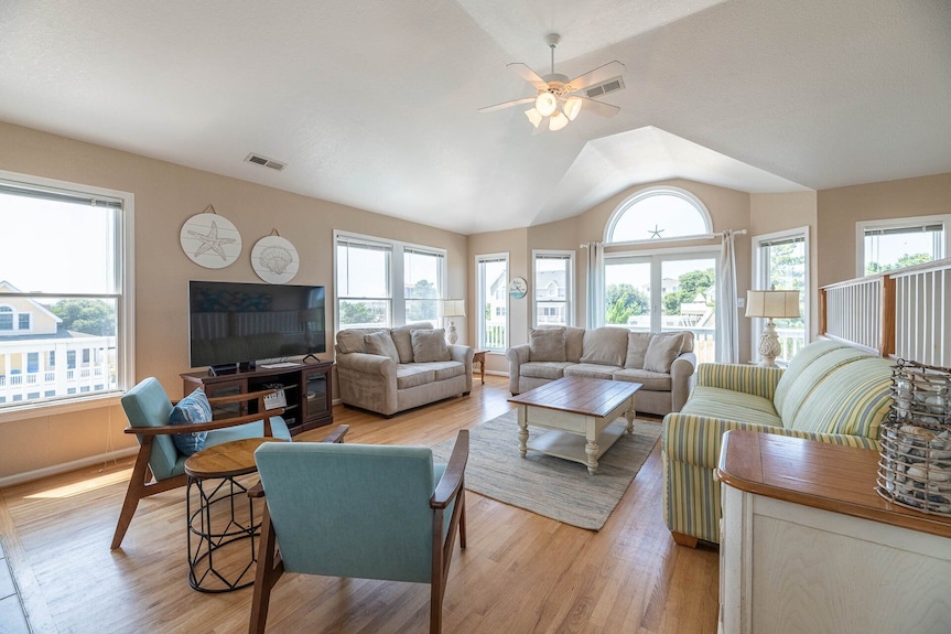 D3905 Flip Flop Inn. αίθριο με πισίνα, υδρομασάζ, καλοδιατηρημένο, Wifi, λευκά είδη - Duck