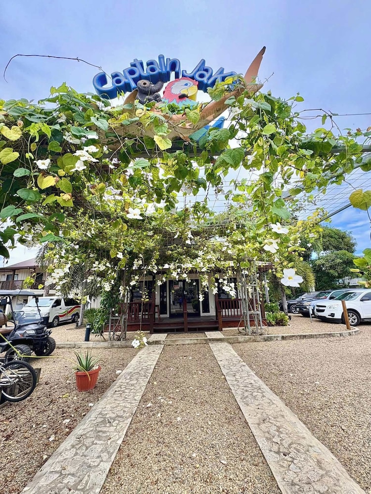 Captain Jaks - Placencia